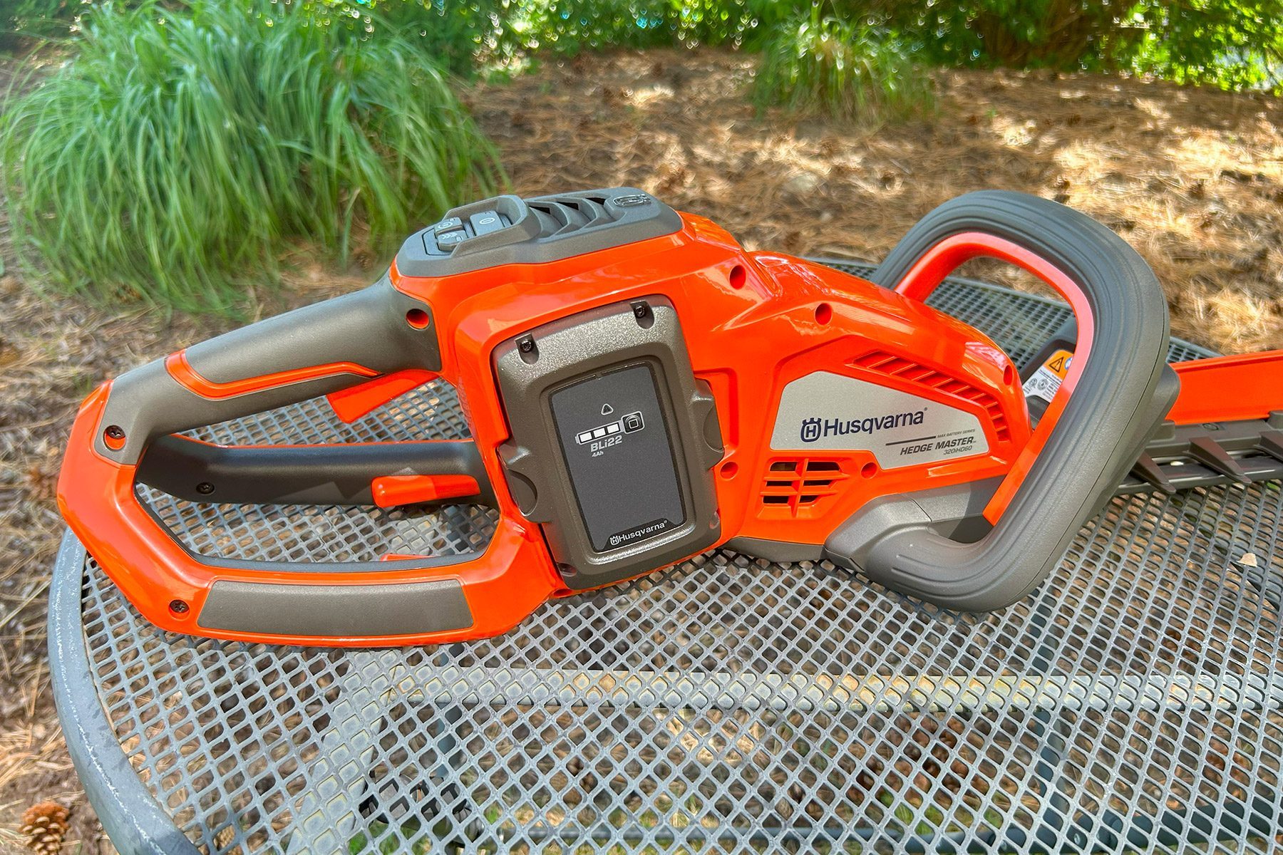 The 6 Best Hedge Trimmers for Shrub and Bush Grooming, According to an ...
