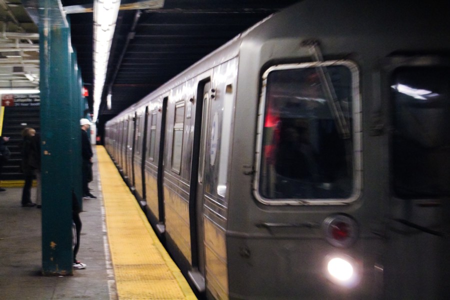 Barriers coming to NYC subway platforms in 2025, Hochul says