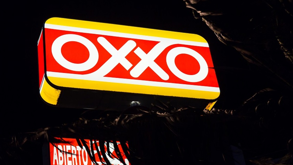 Tiendas OXXO en Río Bravo operan con normalidad tras reporte de cierres