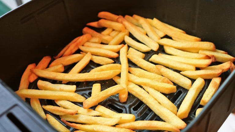This Is Actually the Best Way to Reheat Fries