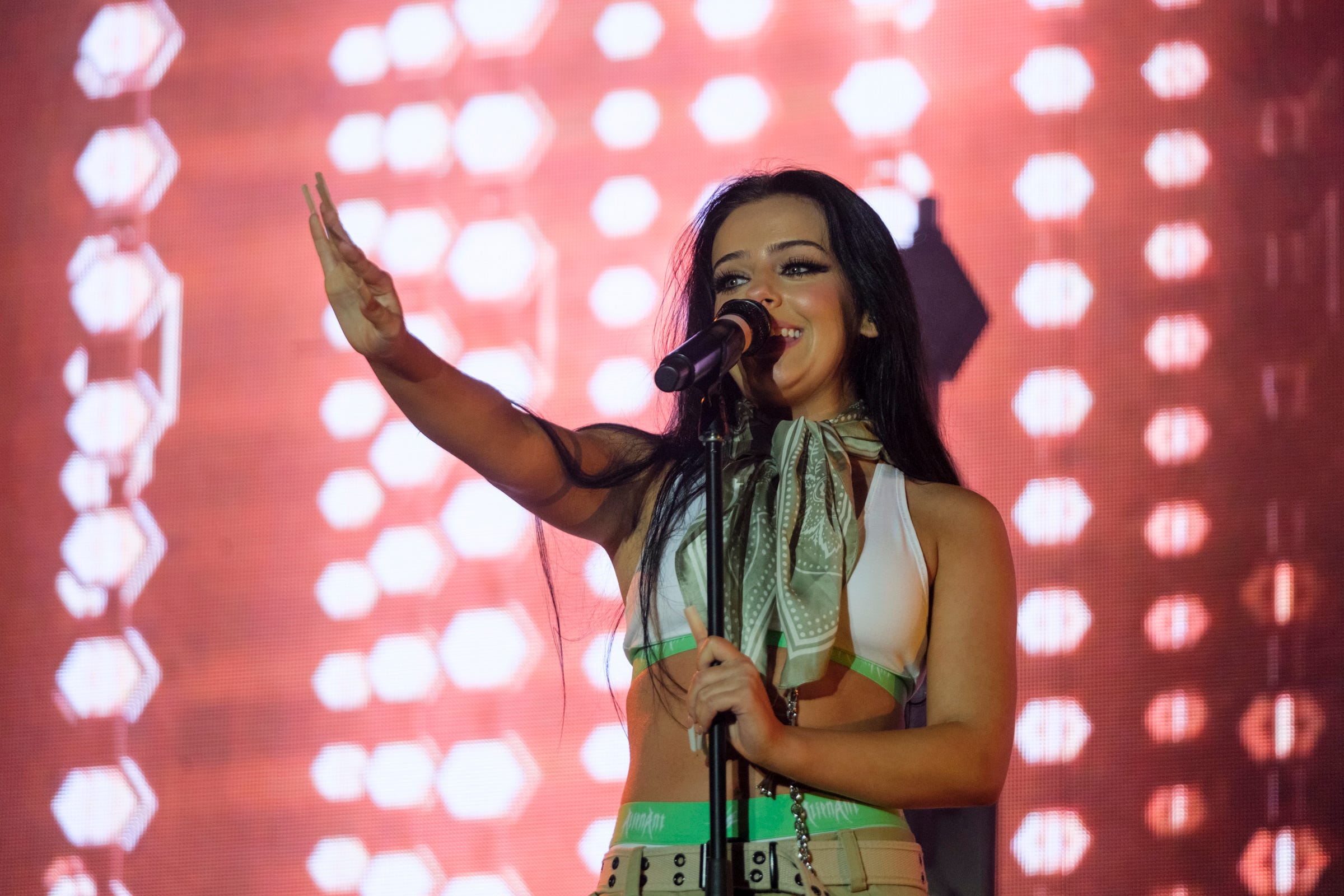 Country-crossover star Jessie Murph's debut album offers raw wisdom ...