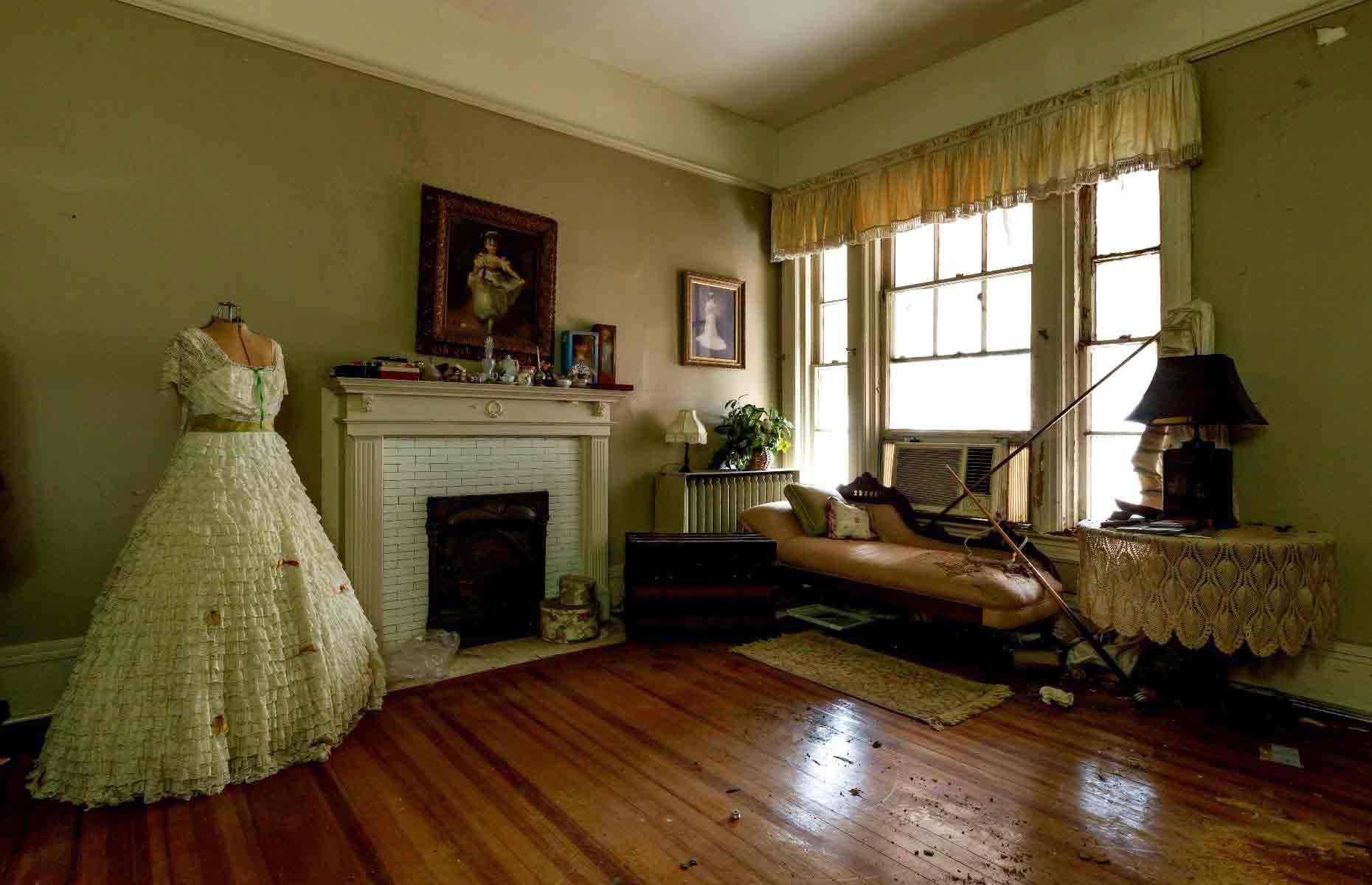 Misterio en ruinas: El inquietante hallazgo en una mansión olvidada