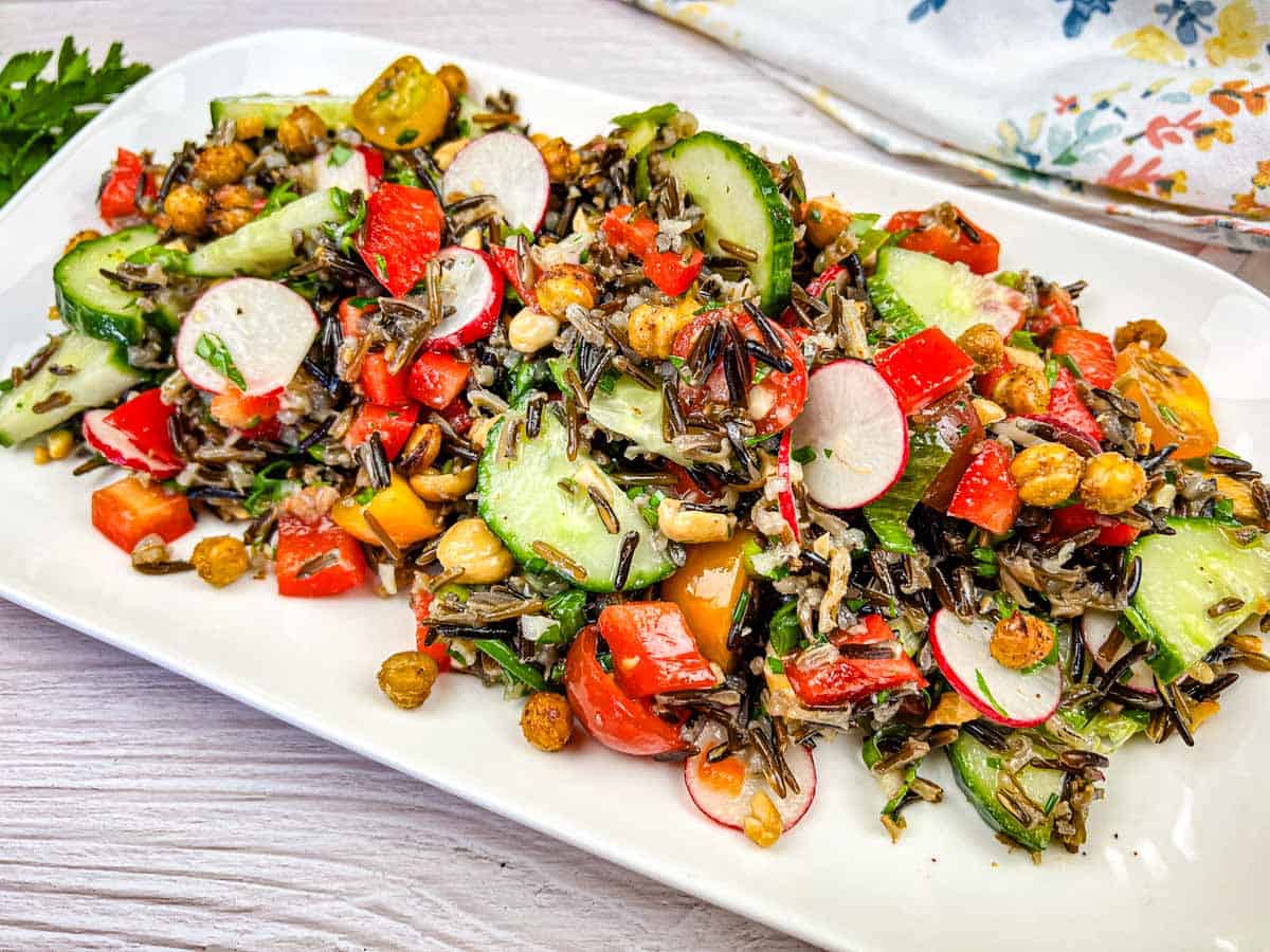 35 Big, Bold Salads That Are Way More Exciting Than Anything Sitting in ...