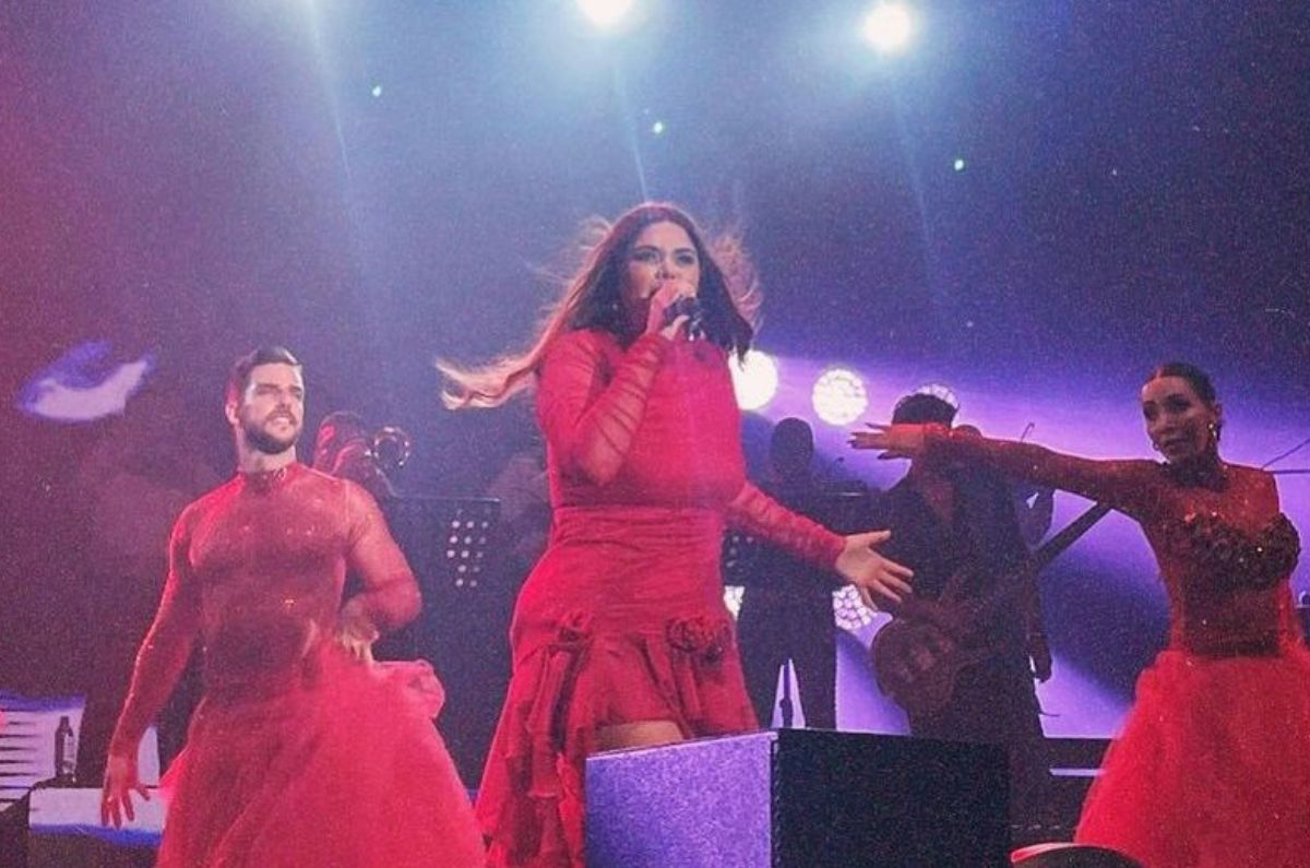 Yuridia llena Plaza de Toros al doble que Lucero