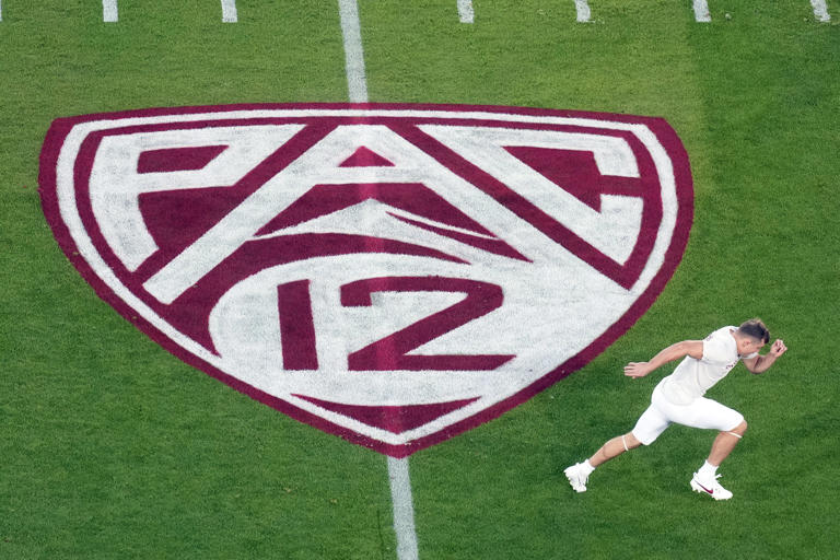 Pac-12 secures TV deal with CBS, ESPN, The CW for 2025 college football ...