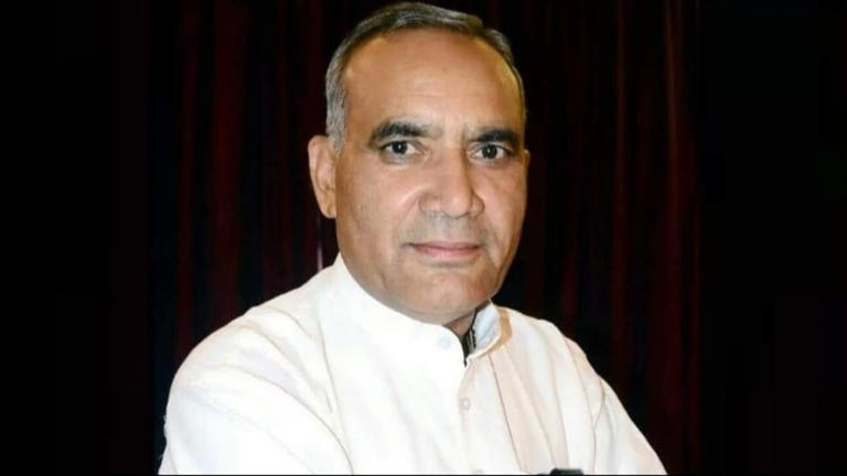 Madhya Pradesh MLA sworn in twice after 'misreading' oath Madhya Pradesh MLA sworn in twice after 'misreading' oath