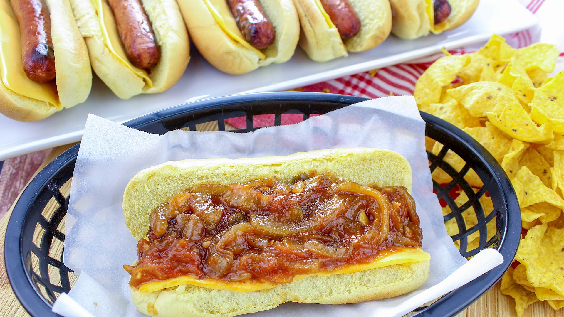 These Are No Ordinary Hot Dogs To Yawn Over - Hot Dogs With Onion And ...