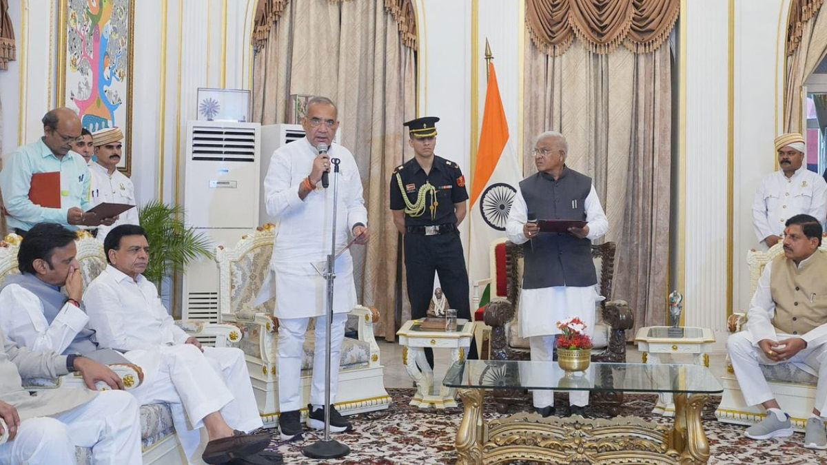 Madhya Pradesh MLA Ramniwas Rawat Sworn Twice After Misreading Oath Paper Madhya Pradesh MLA Ramniwas Rawat Sworn Twice After Misreading Oath Paper