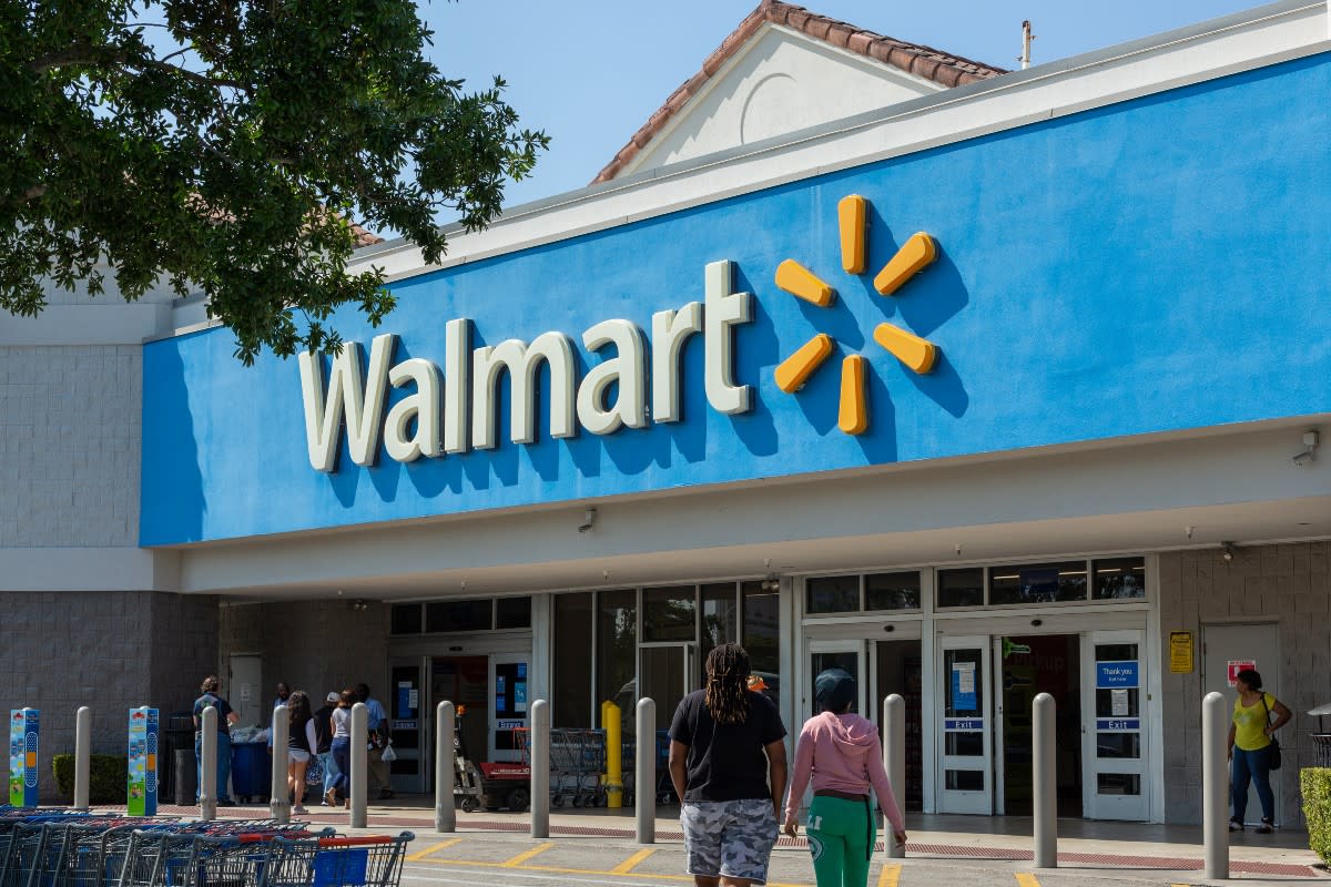 These are Walmart's 2025 Easter Hours