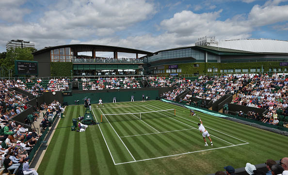How many courts are there at Wimbledon?