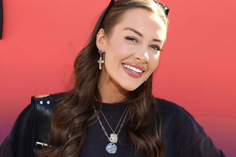 Cancelled host Brooke Schofield feuds with mom on social media after ... Cancelled host Brooke Schofield feuds with mom on social media after ...
