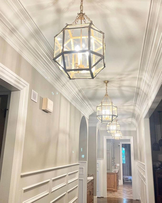 8 Welcoming Hallway Lighting and Fixtures Ideas