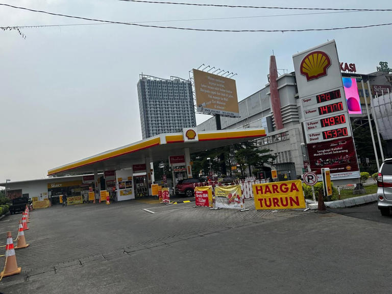 Produsen BBM Shell Bantah Akan Tutup Seluruh SPBU di Indonesia Produsen BBM Shell Bantah Akan Tutup Seluruh SPBU di Indonesia