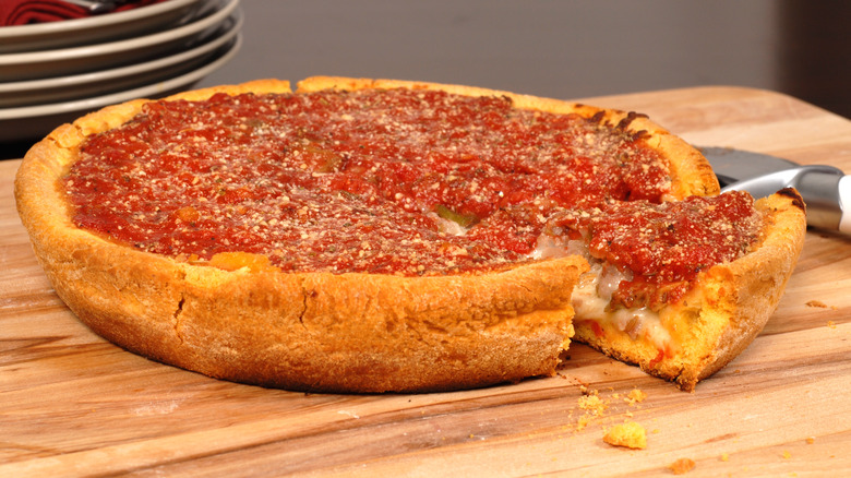 What's The Difference Between Chicago Deep Dish And Tavern-Style Pizza?