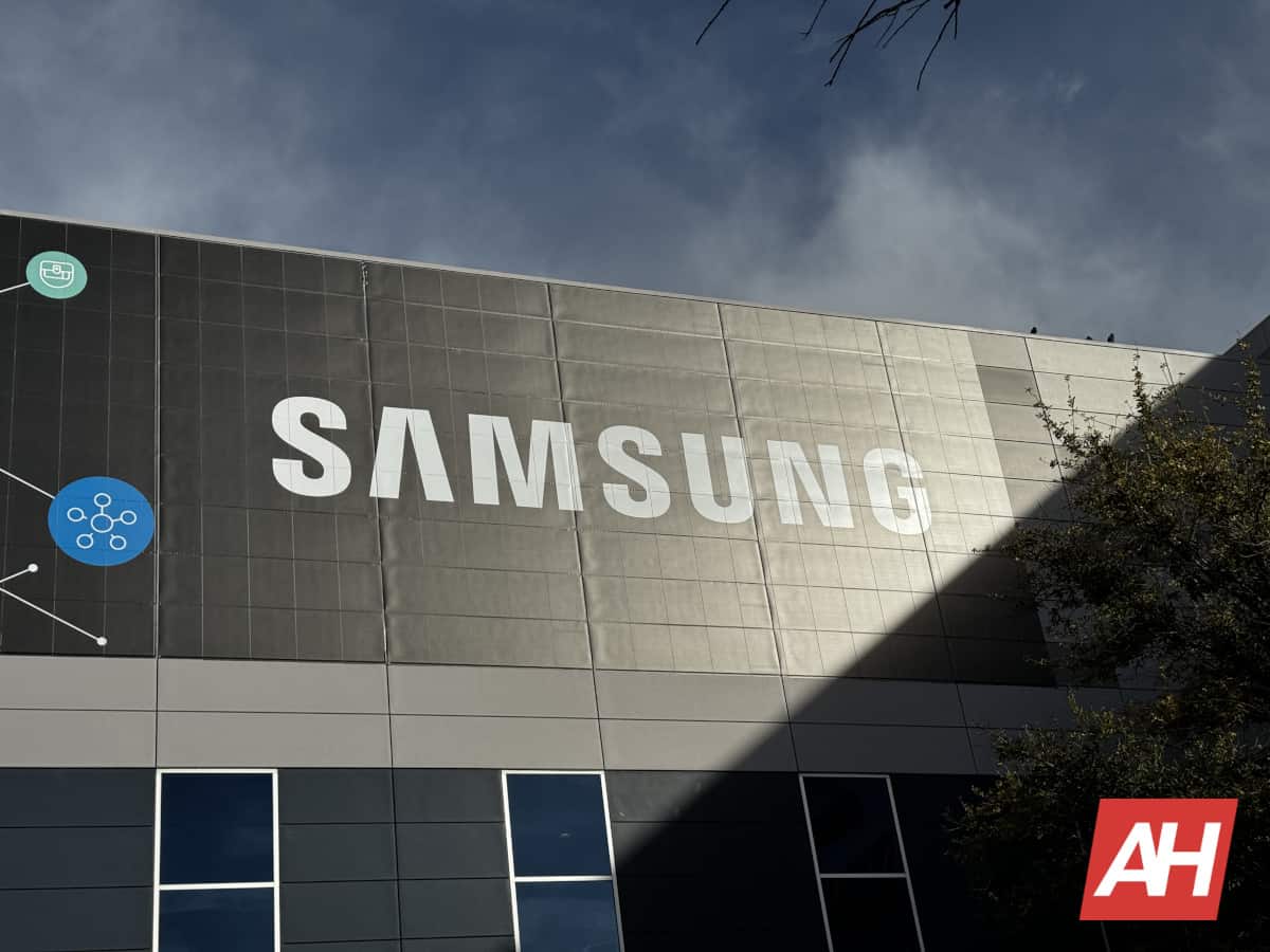 Samsung's newest employee worked with its competitor for 2 decades