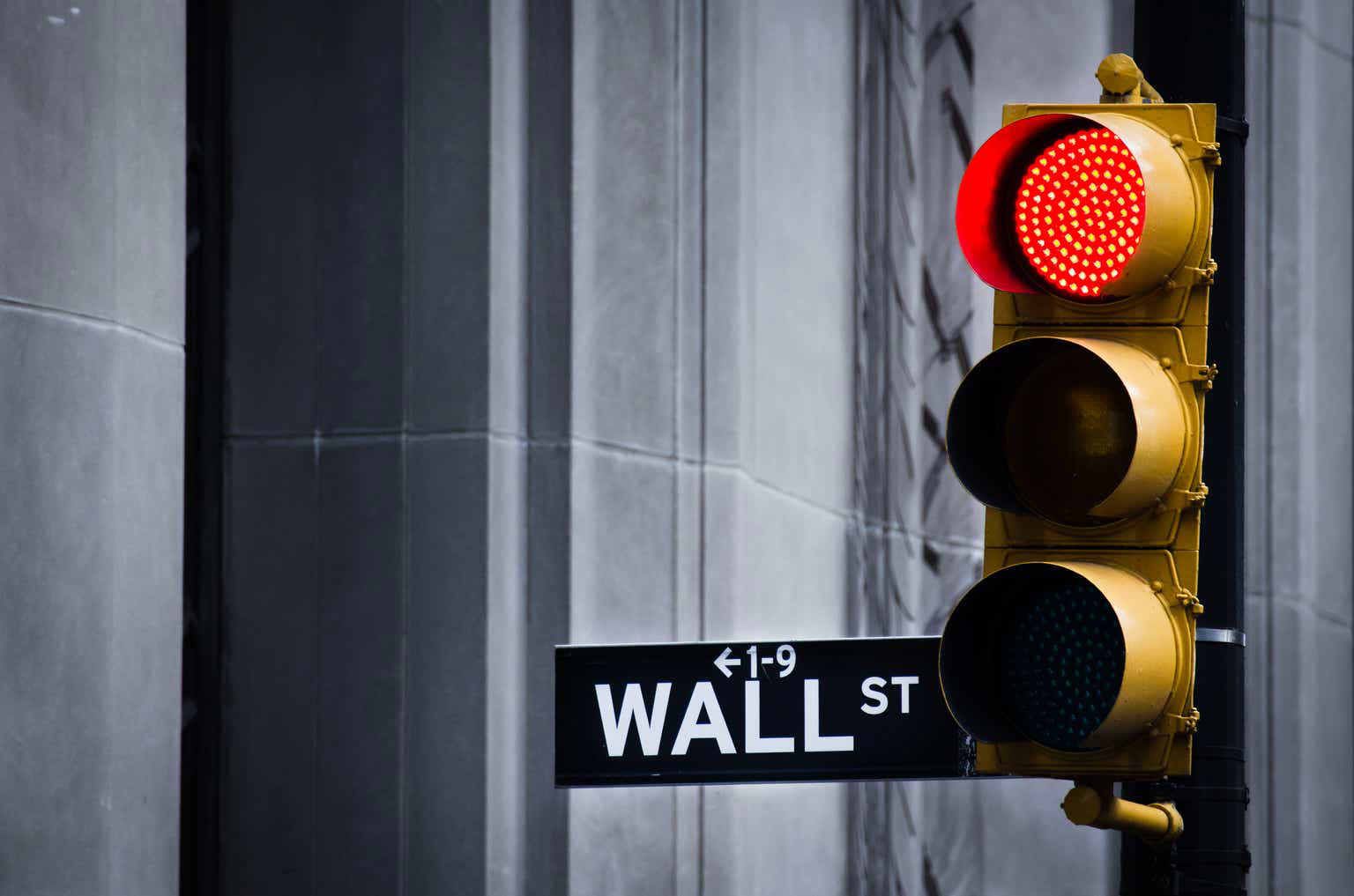 Nasdaq, S&P, Dow futures pare losses after retail sales report Nasdaq, S&P, Dow futures pare losses after retail sales report
