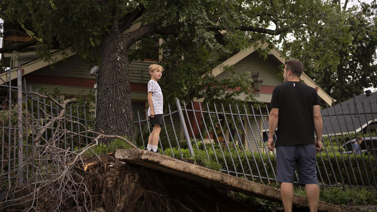 Over 1 million still without power in Houston Over 1 million still without power in Houston