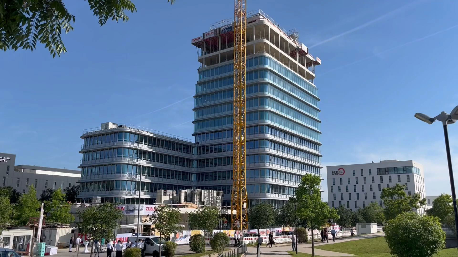 Richtfest für den Donautower der Volksbank Raiffeisenbank Bayern Mitte Richtfest für den Donautower der Volksbank Raiffeisenbank Bayern Mitte