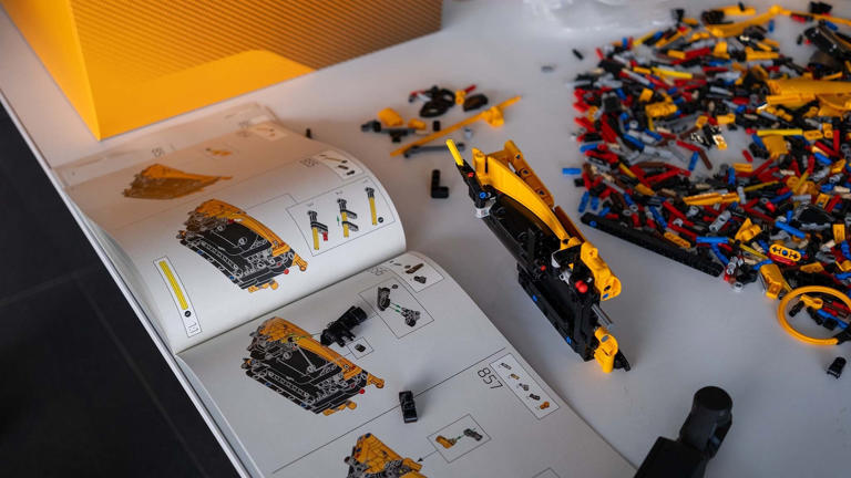 The Lego Technic McLaren P1 Is the Ultimate Model Car