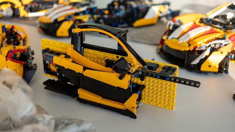 The Lego Technic McLaren P1 Is the Ultimate Model Car