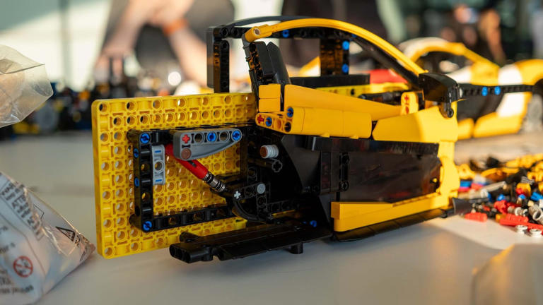 The Lego Technic McLaren P1 Is the Ultimate Model Car