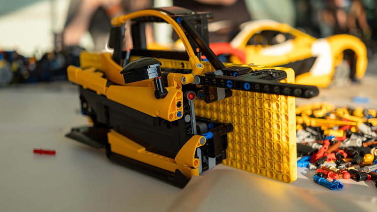 The Lego Technic McLaren P1 Is the Ultimate Model Car