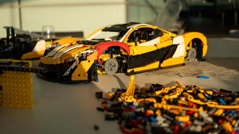 The Lego Technic McLaren P1 Is the Ultimate Model Car