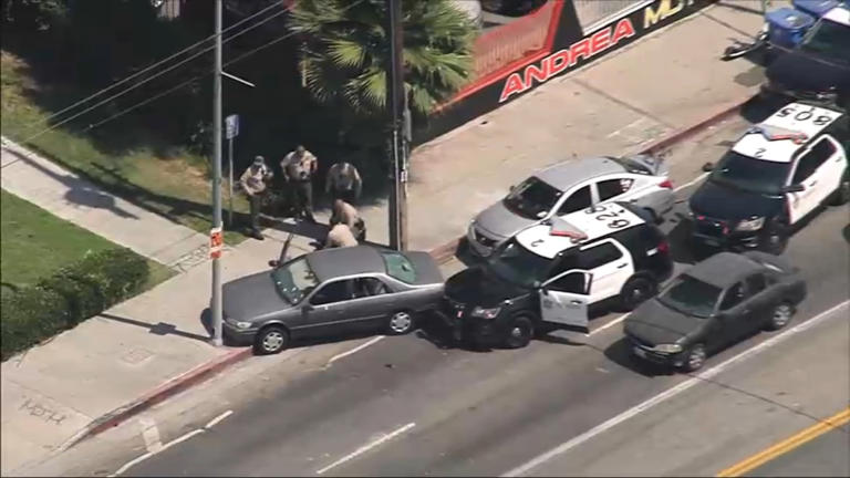 Sheriff's deputies shoot carjacking suspect following pursuit in Pico Union Sheriff's deputies shoot carjacking suspect following pursuit in Pico Union