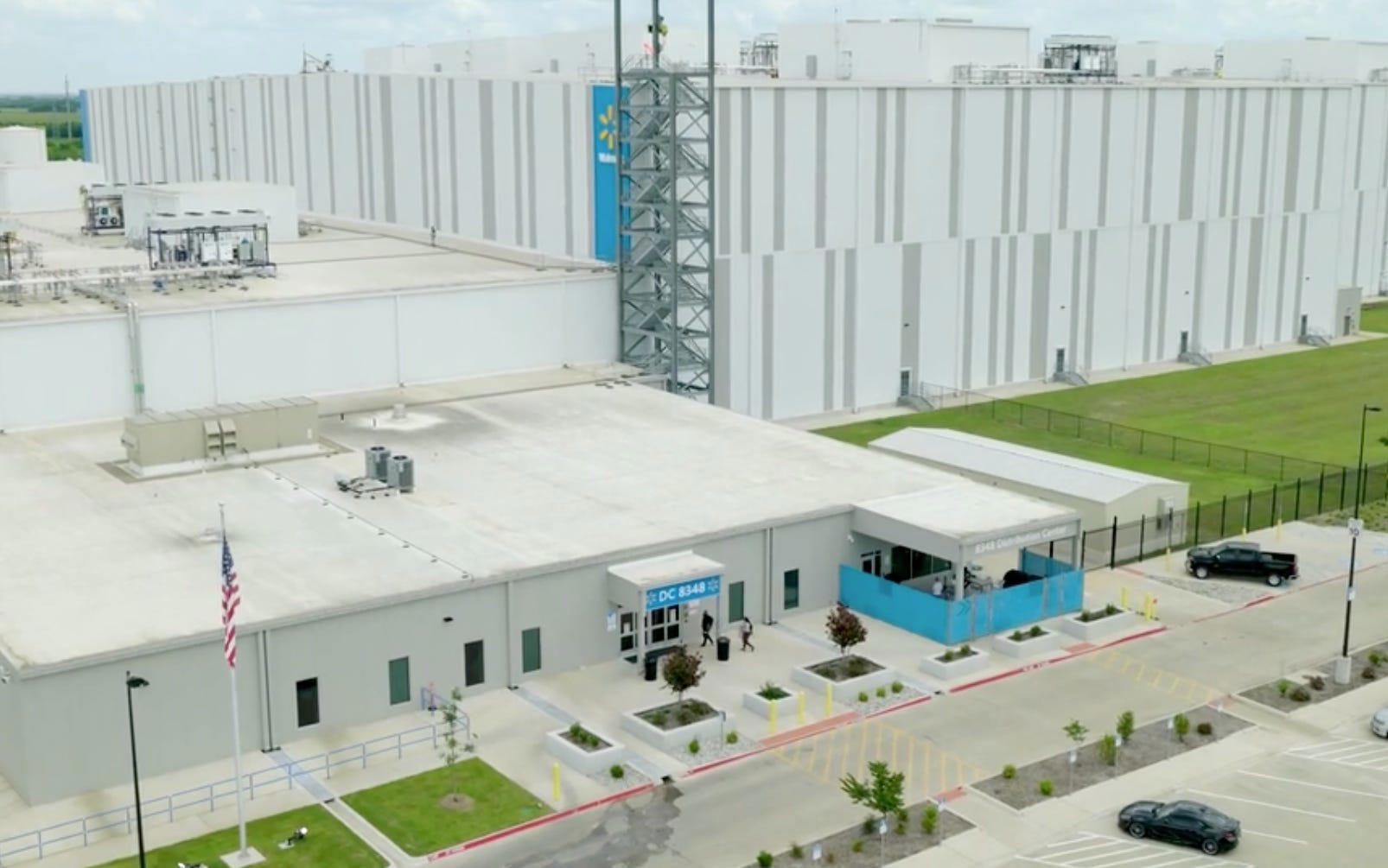 Walmart just showed off its new AI-powered warehouses — take a look inside Walmart just showed off its new AI-powered warehouses — take a look inside