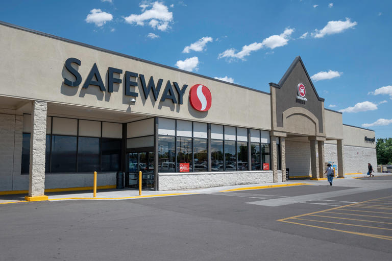 Are grocery stores open Easter 2025? See details for Walmart, Sam's ...