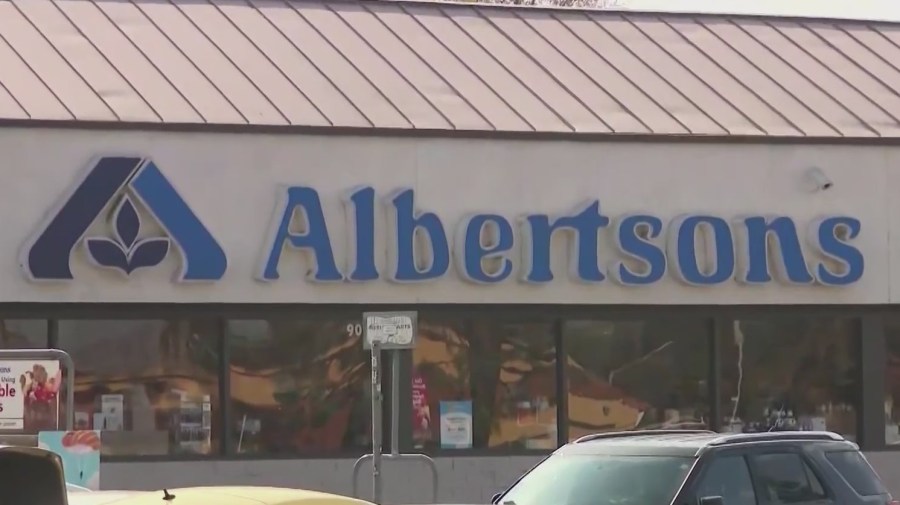 Albertsons will shutter one of three Portland locations this summer