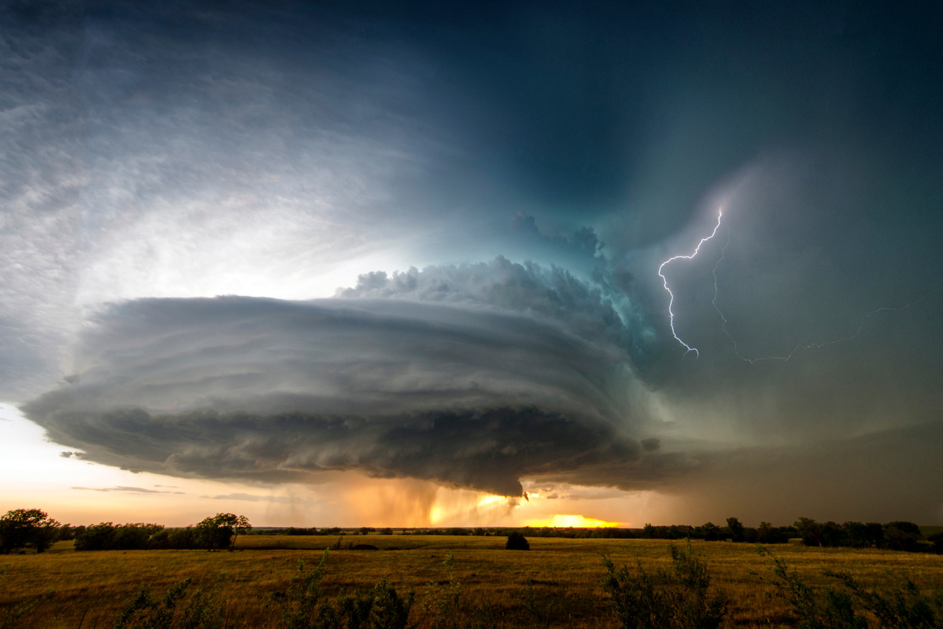 Stunning pictures of the world's strangest and rarest weather phenomena
