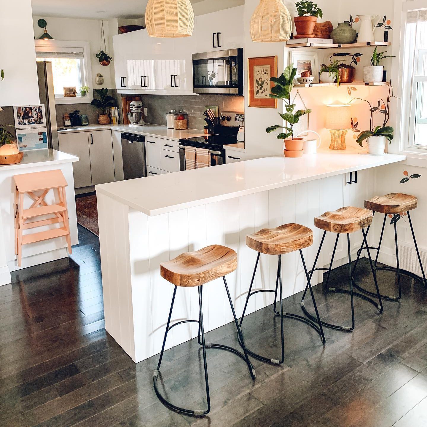 10 Small Kitchen Decor Ideas to Make Cooking a Breeze