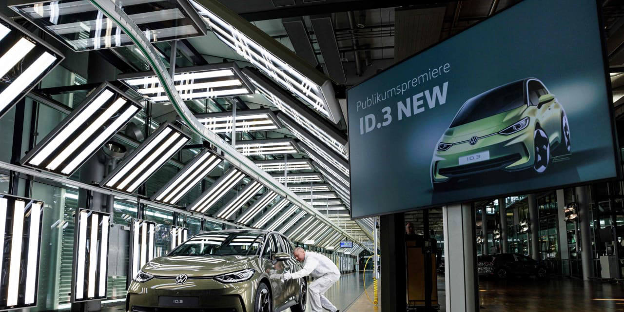 QuantumScape’s stock soars as company inks new deal with Volkswagen unit QuantumScape’s stock soars as company inks new deal with Volkswagen unit