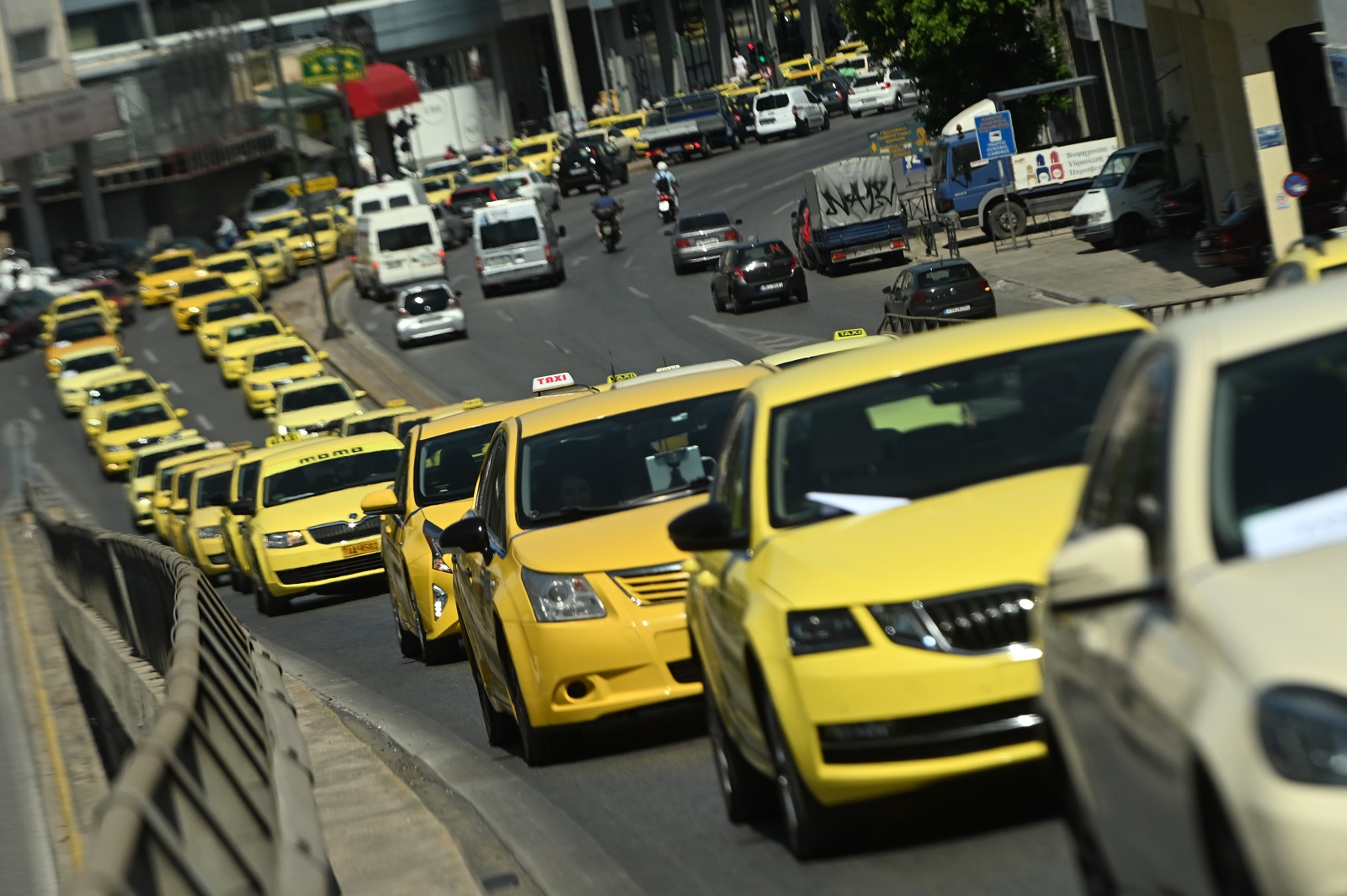 Απεργία στα ταξί: Πότε σηκώνουν χειρόφρενο - Τι ζητούν