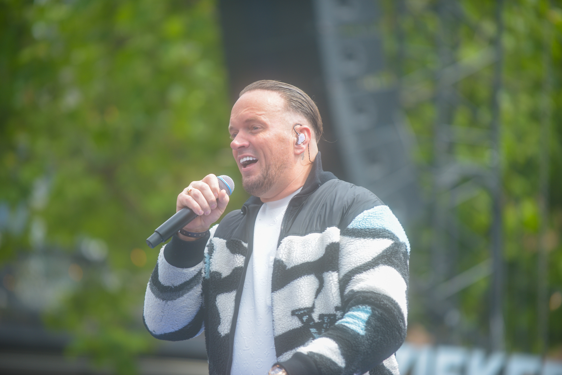 Frank van Etten tikt pers op de vingers