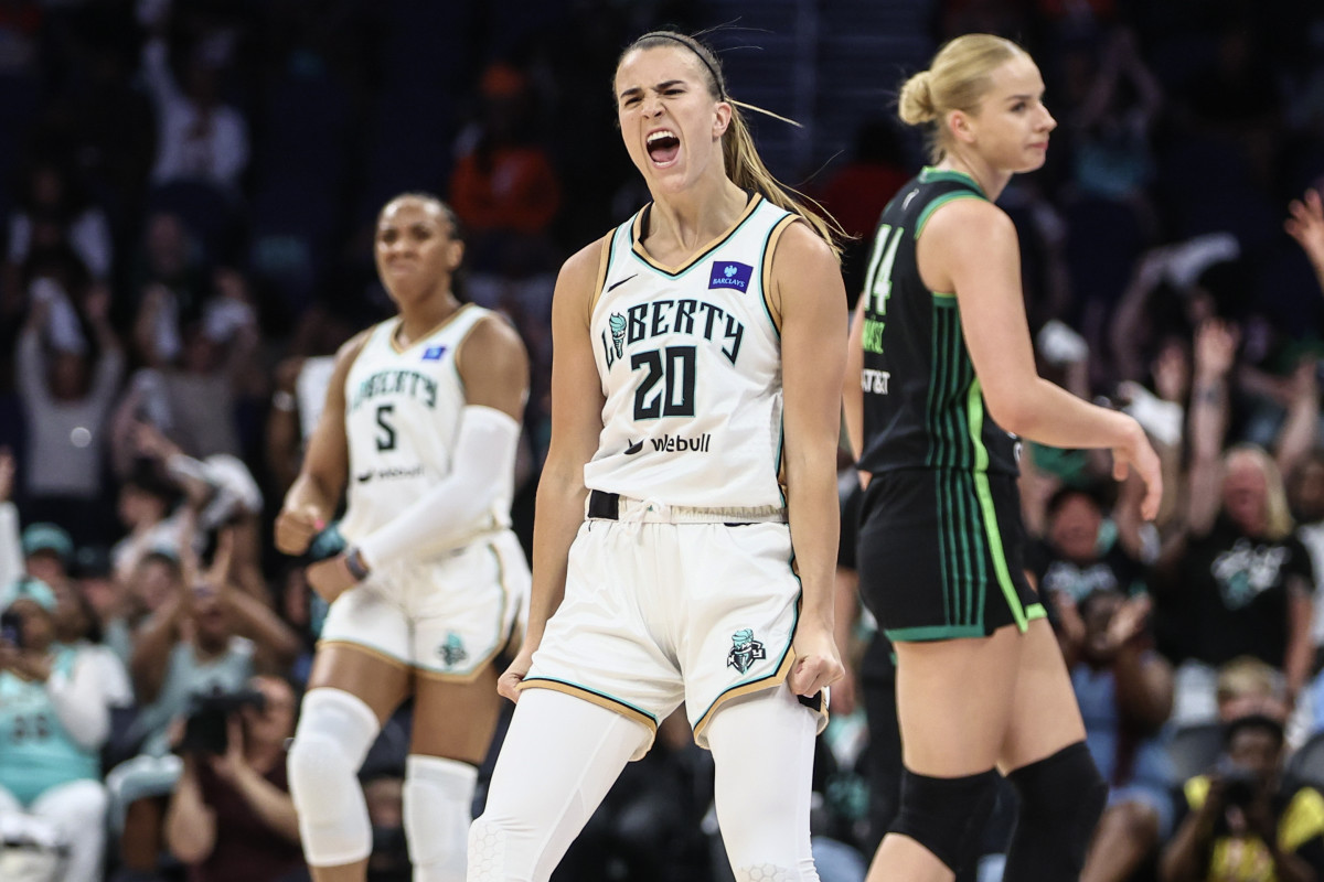 Sabrina Ionescu Makes WNBA History Against Dallas Wings