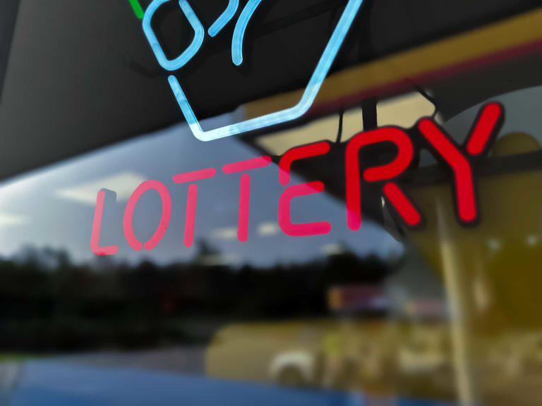 Ohio man dumpster-dives for lottery ticket, wins $100,000