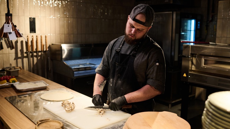 14 Insider Tricks Restaurants Use To Make The Most Delicious Mushrooms