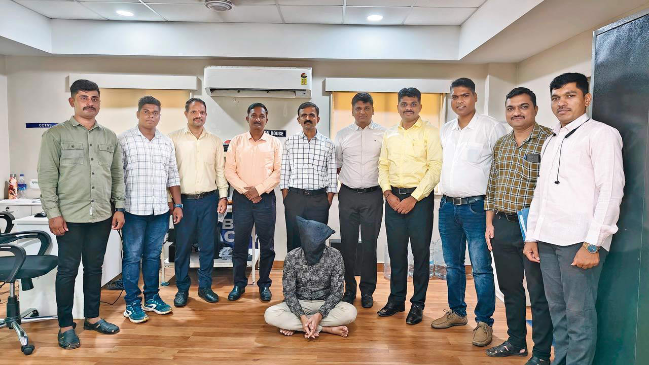 Mumbai: One held for operating international cyber fraud syndicate Mumbai: One held for operating international cyber fraud syndicate