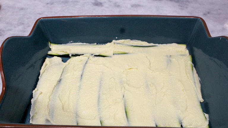 If You're Following A Low-carb Diet, Add This Keto Zucchini Lasagna To ...