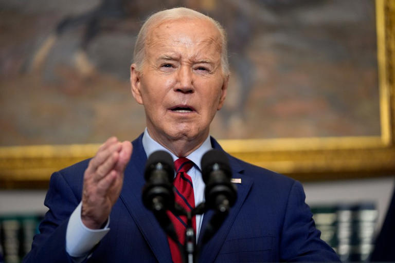 Biden says he’s ‘not going anywhere’ Biden says he’s ‘not going anywhere’