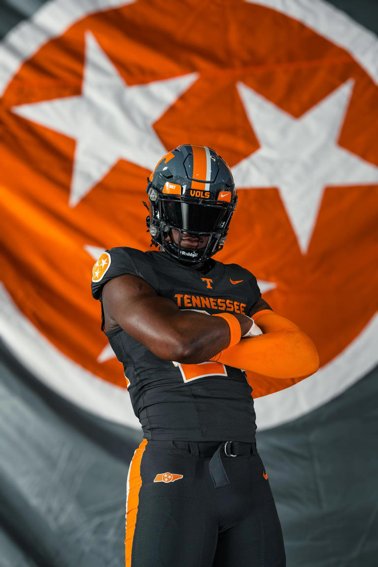 Explaining why Tennessee athletics could switch from Nike to Adidas