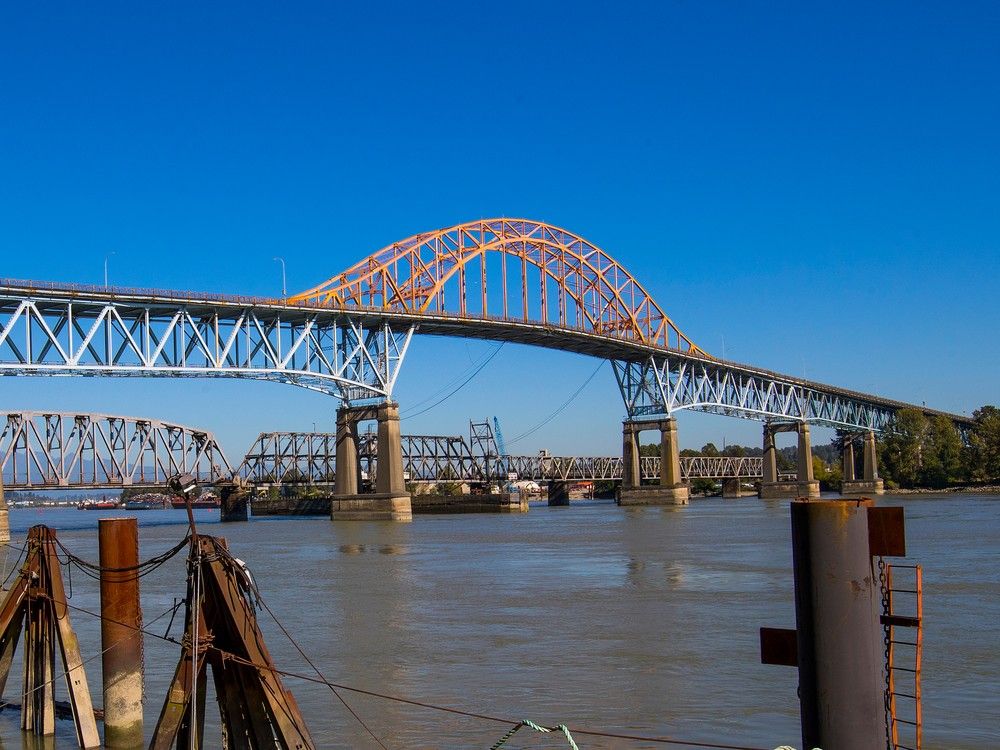 Traffic alert: Pattullo Bridge closed overnight Sunday for maintenance