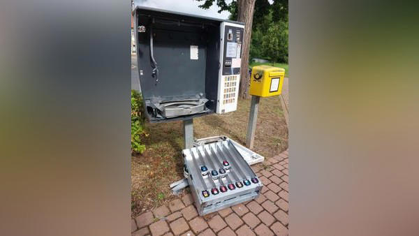 Lauter Knall in der Nacht: Unbekannte sprengen in einem Dorf im Kreis ... Lauter Knall in der Nacht: Unbekannte sprengen in einem Dorf im Kreis ...