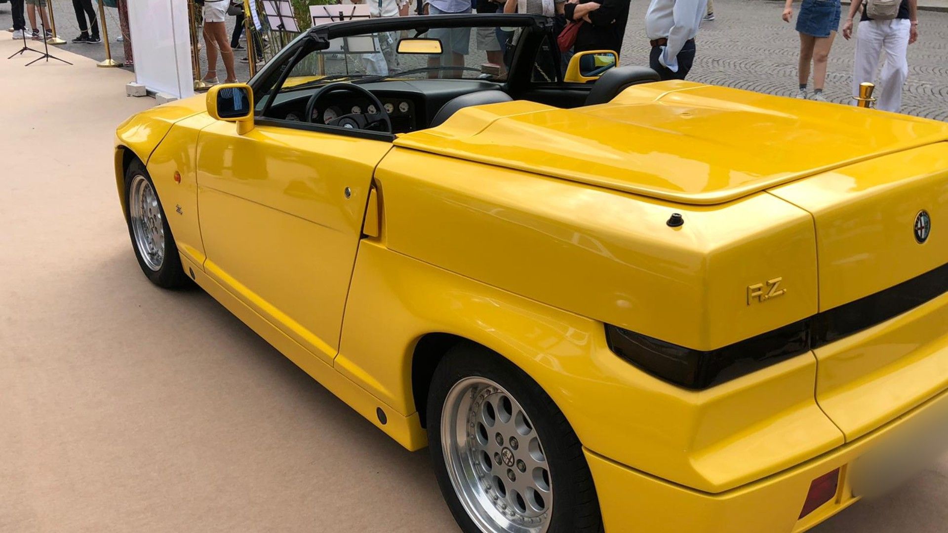 Parmi les voitures les plus étranges produites par Alfa Romeo : les ...