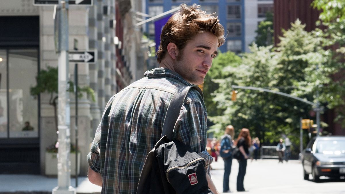 Robert Pattinson's controversial 2010 drama with "offensive" twist is ...