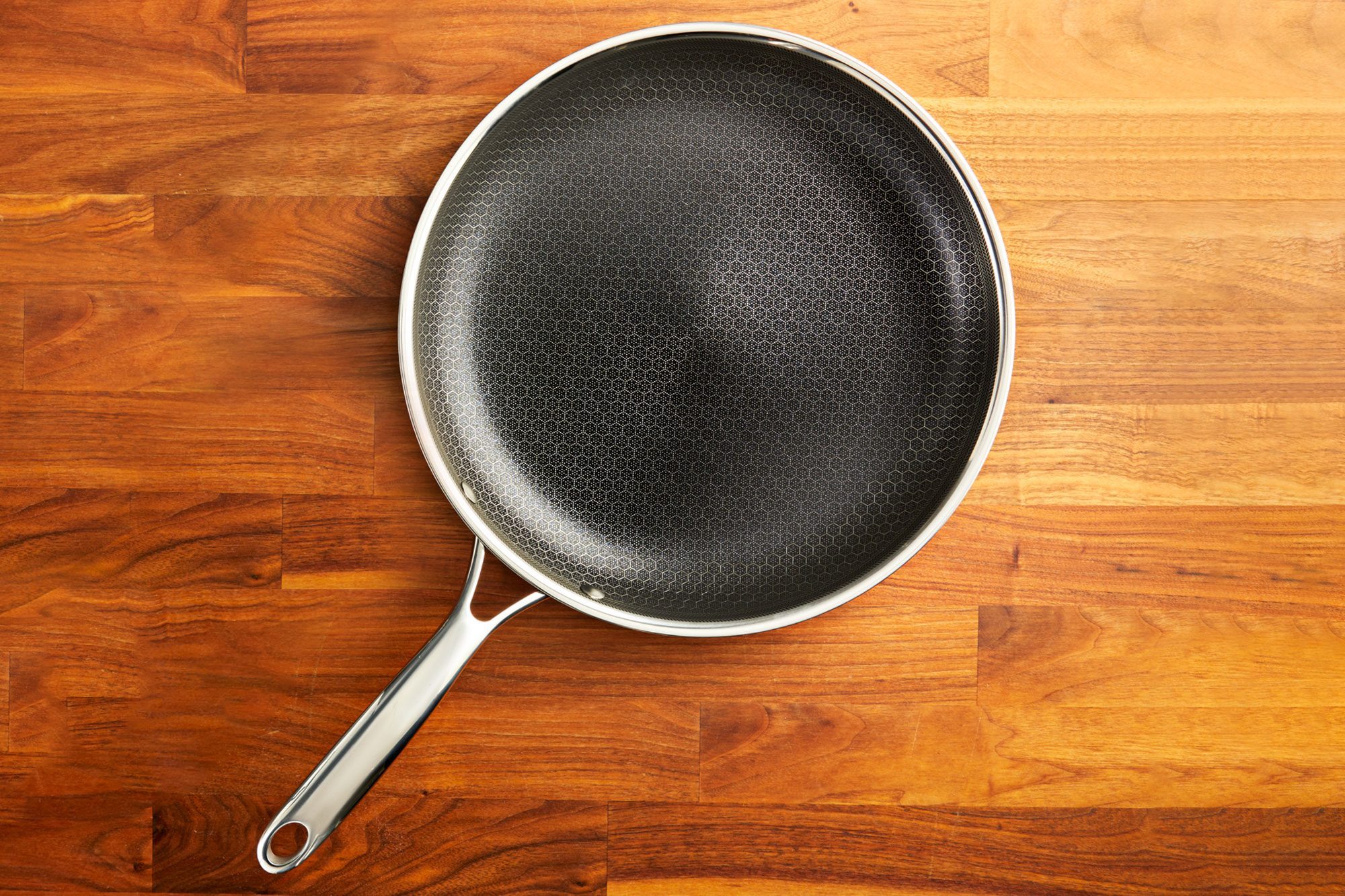 I Tried the Gordon Ramsay-Approved HexClad Pan—Here’s Why It’s a ...