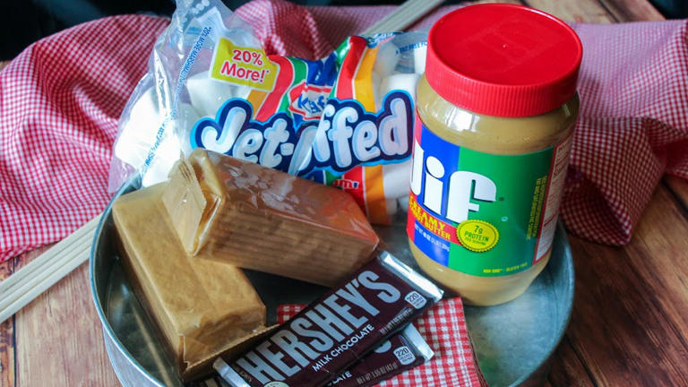 What makes ooey gooey s'mores better? Peanut butter s'mores