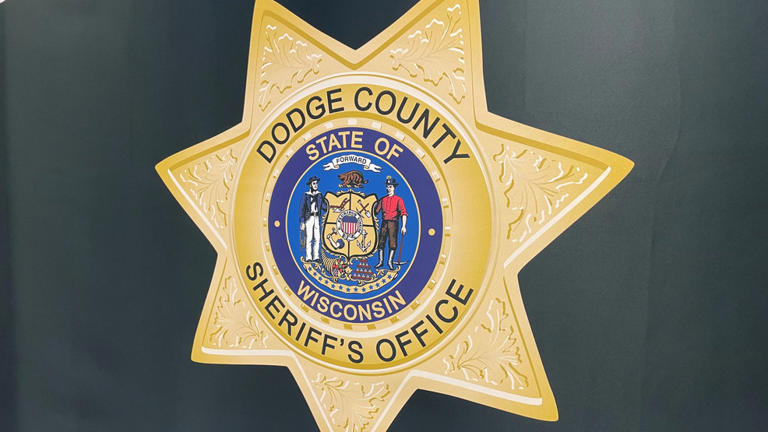 Driver injured in rollover crash in Dodge County